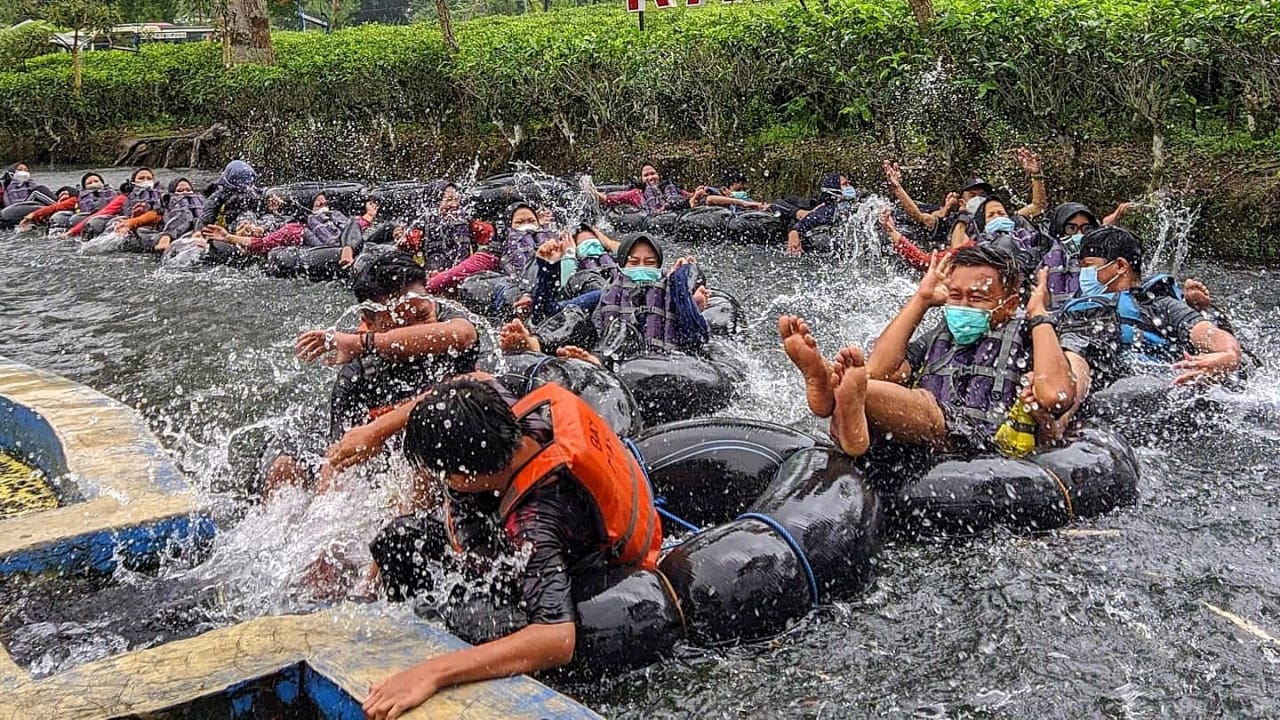 Paket Wisata Kemuning – Jeep Adventure, Outbound & River Tubing