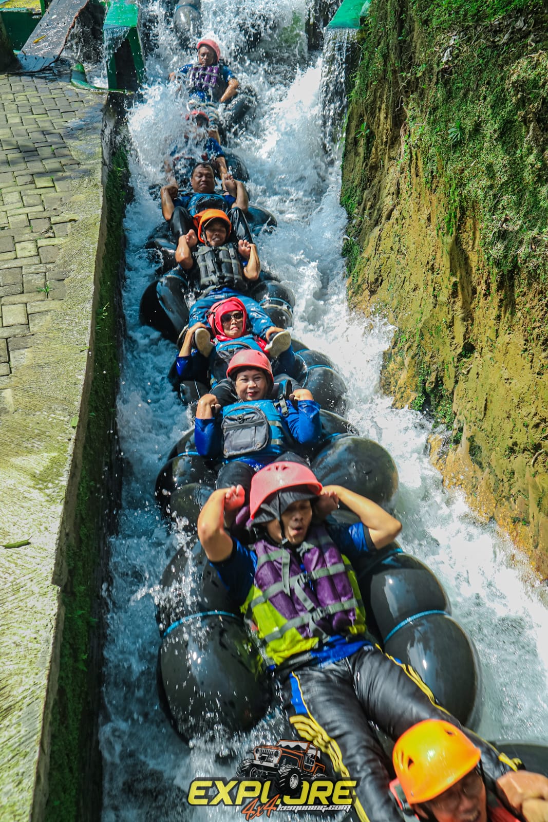 Paket Wisata Kemuning – Jeep Adventure, Outbound & River Tubing