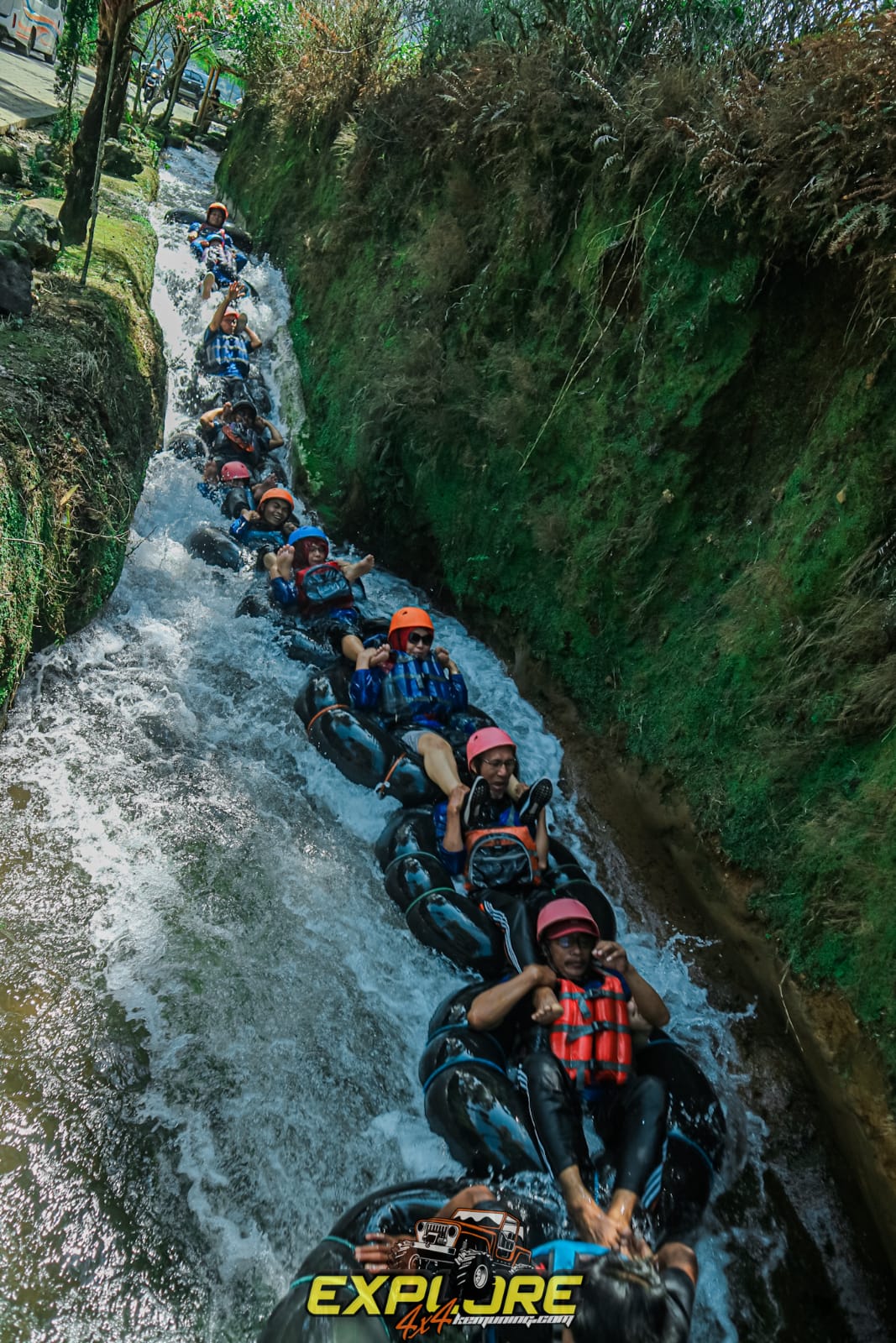Paket Wisata Kemuning – Jeep Adventure, Outbound & River Tubing