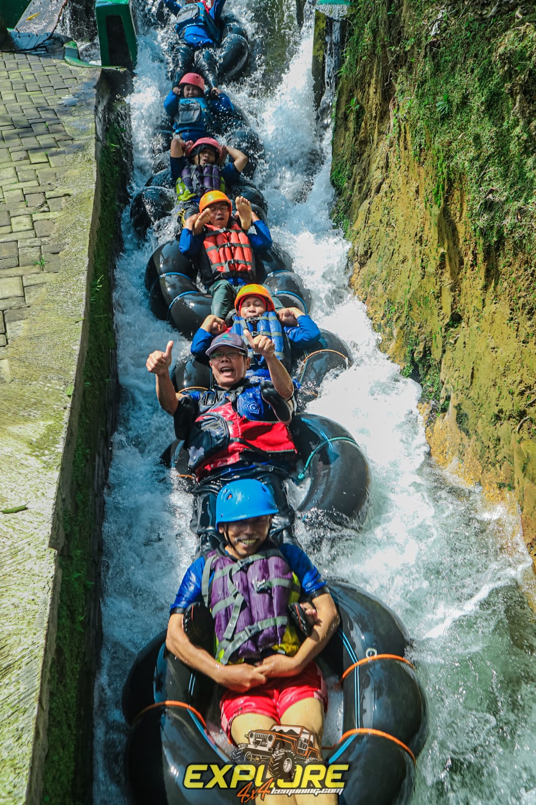 Paket Wisata Kemuning – Jeep Adventure, Outbound & River Tubing